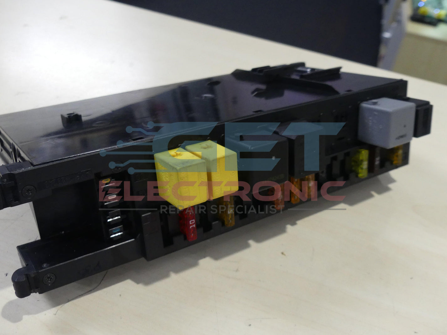 05-11 Mercedes R171 SLK350 SLK280 Rear or Front SAM – Get Electronic NZ